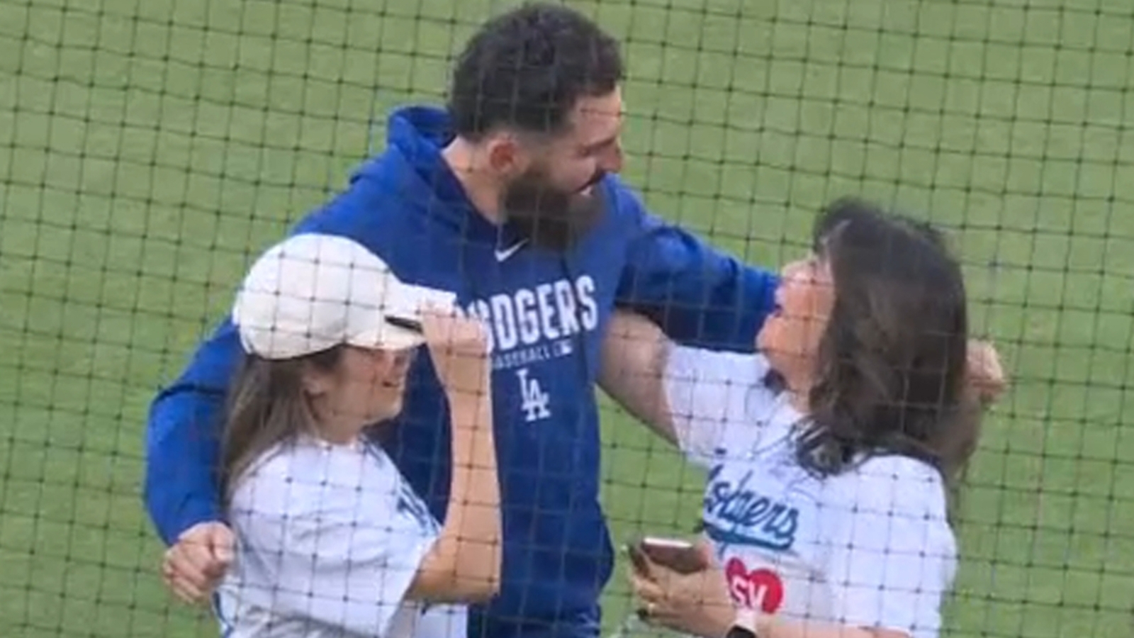 Alex Vesia thanks team who supported his family after daughter's death ...