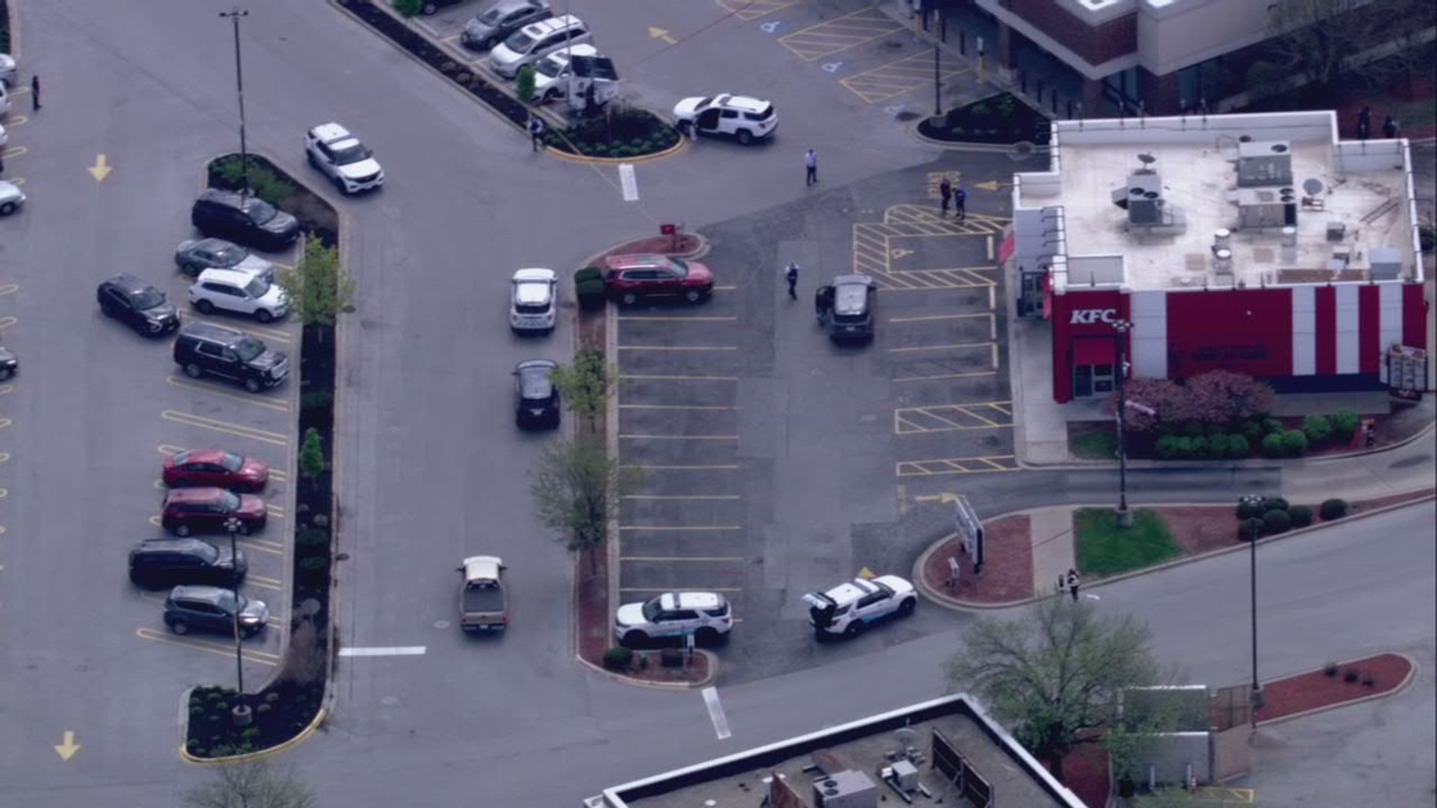 Calumet Heights, Chicago shooting today kills man near KFC drive-thru ...