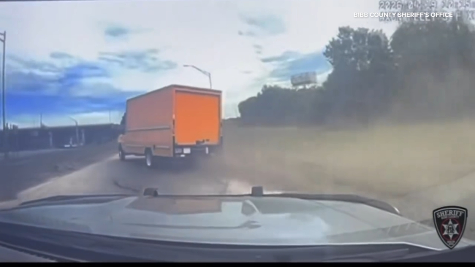 Dashcam video of wild police chase with stolen yellow box truck in Bibb ...