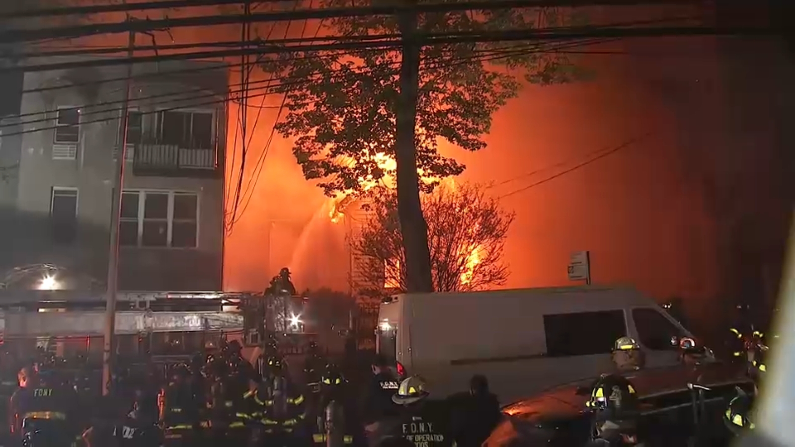 Queens fire: 6 firefighters injured in blaze that spread to vacant ...