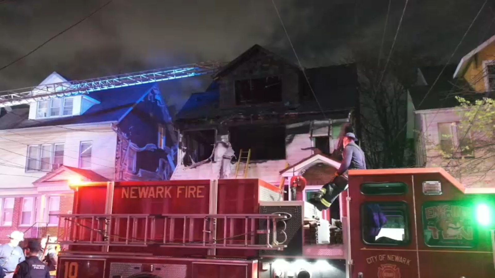 Woman dead, 2 hurt in Newark, New Jersey house fire - ABC7 New York