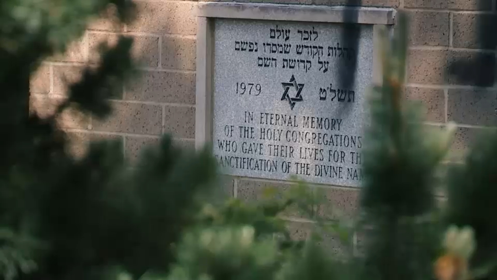NYPD searching for suspects after string of antisemitic graffiti ...
