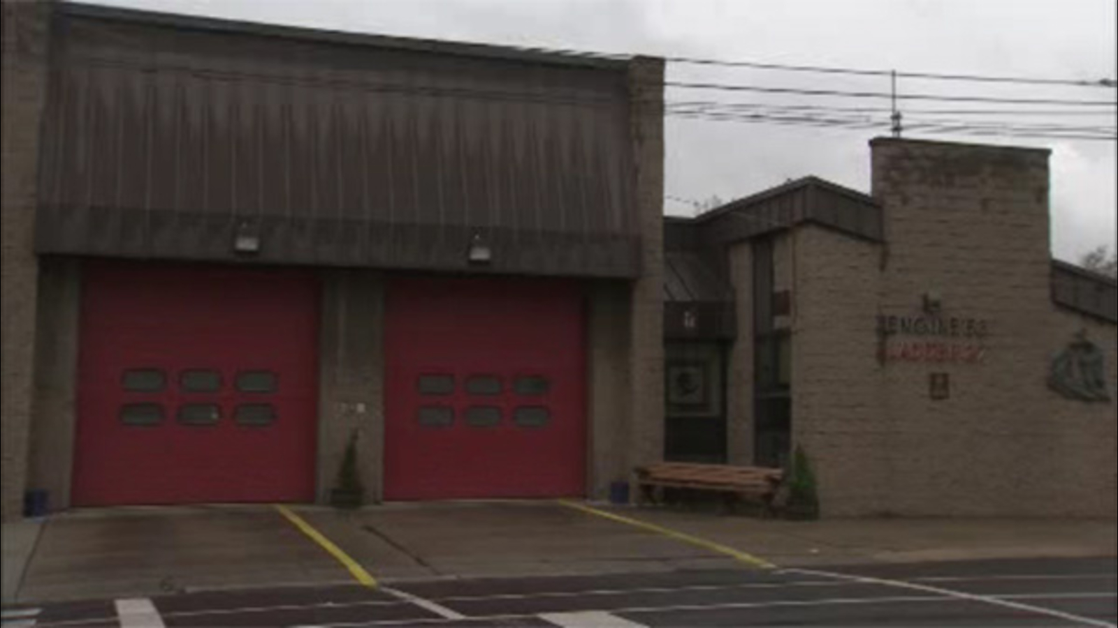 Roof damage shuts down South Philadelphia fire house - 6abc Philadelphia