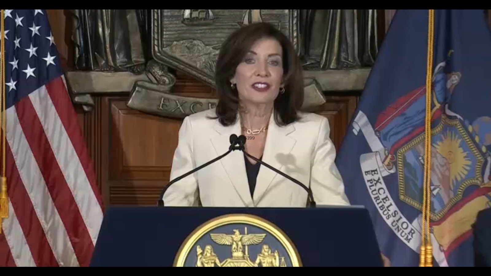 Gov. Kathy Hochul strikes tentative deal with NY legislators on $268B ...