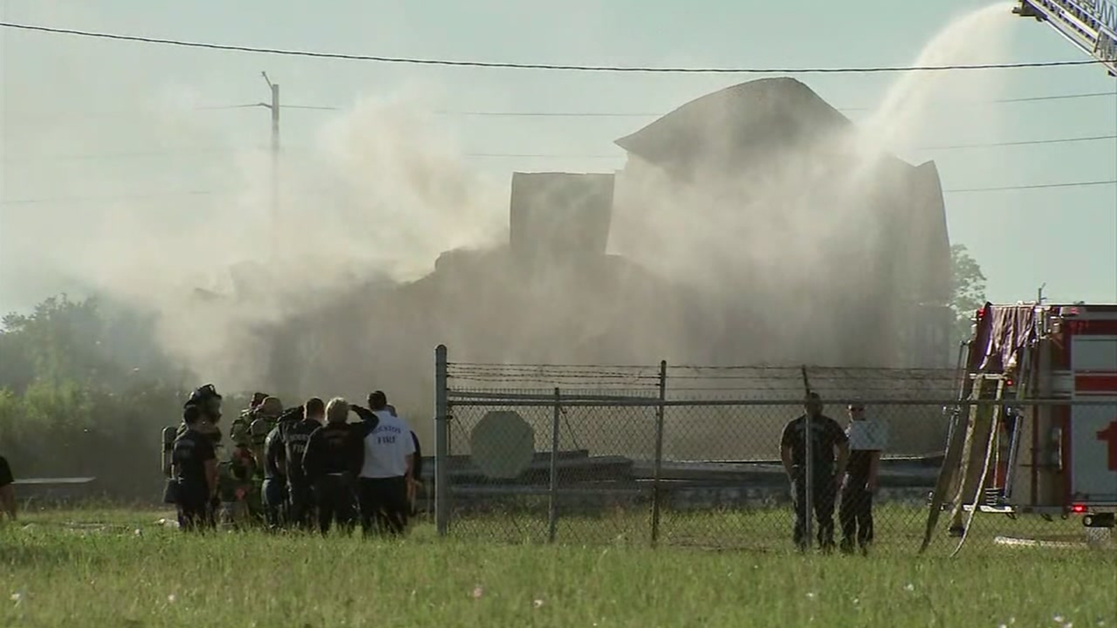 'Loud boom' heard after train fire near downtown Houston - ABC13 Houston