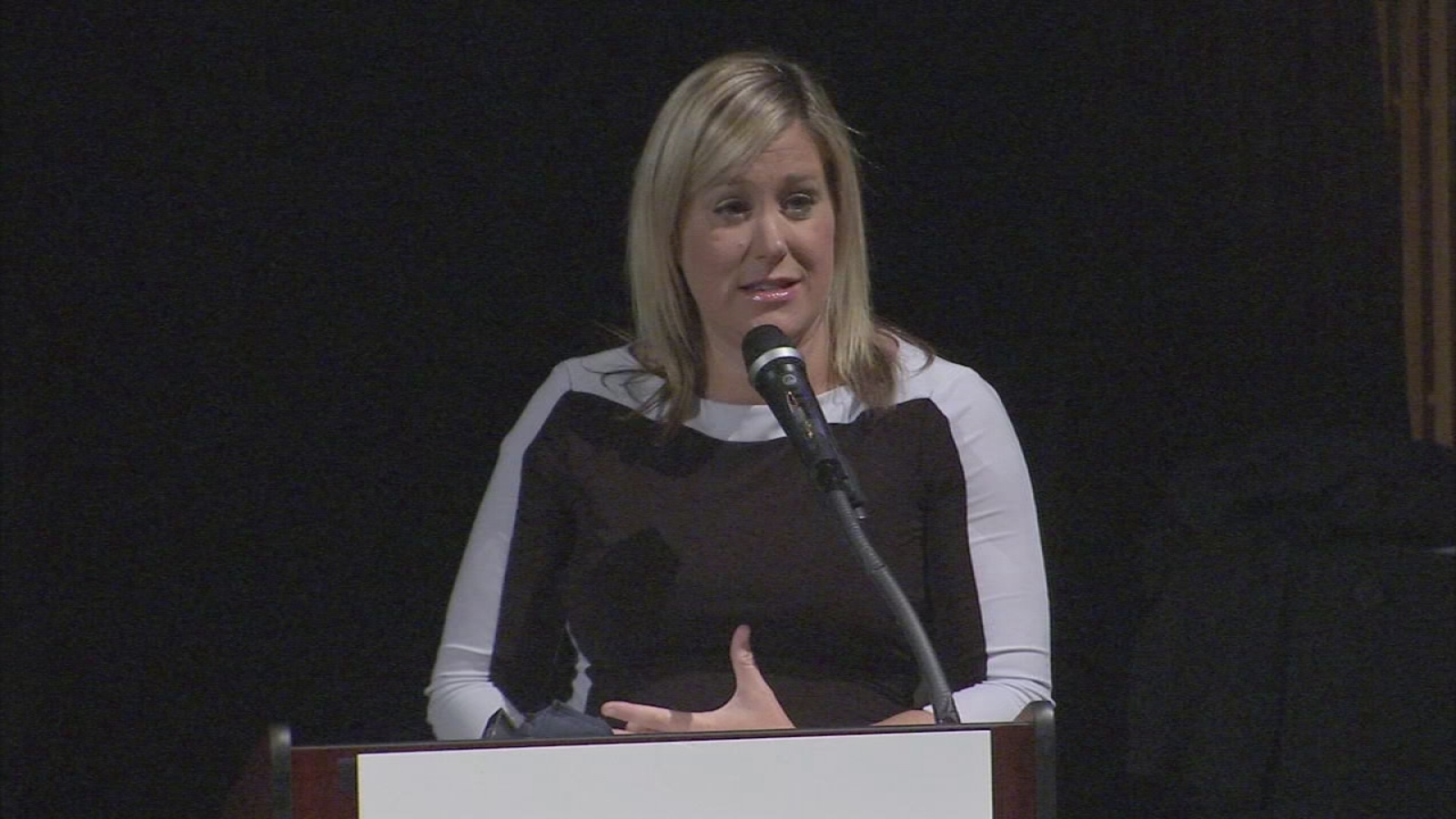 Jamie Apody honors Holocaust survivors - 6abc Philadelphia
