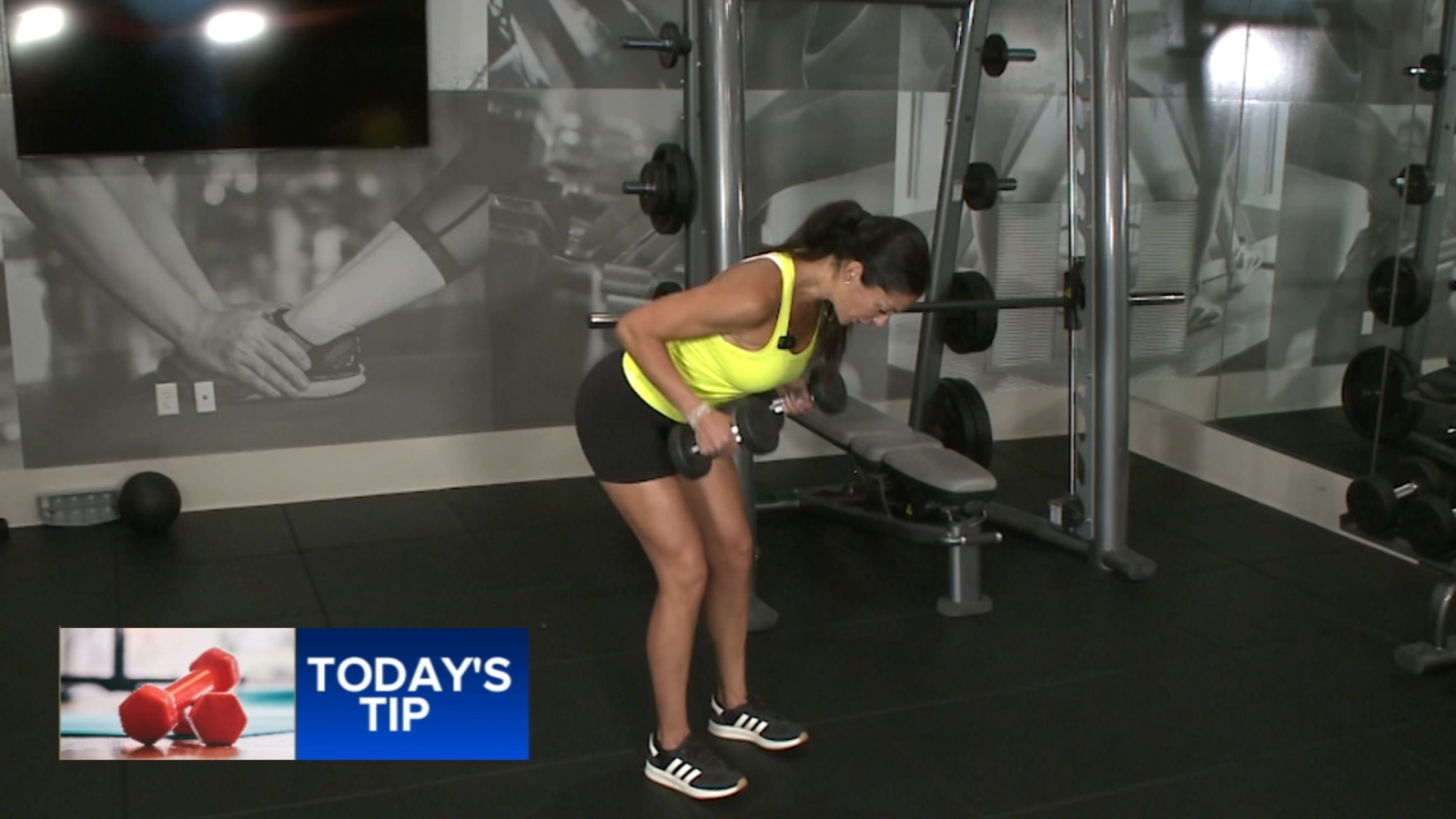 Extended row using dumbbells to work your back - Today's Tip - 6abc ...