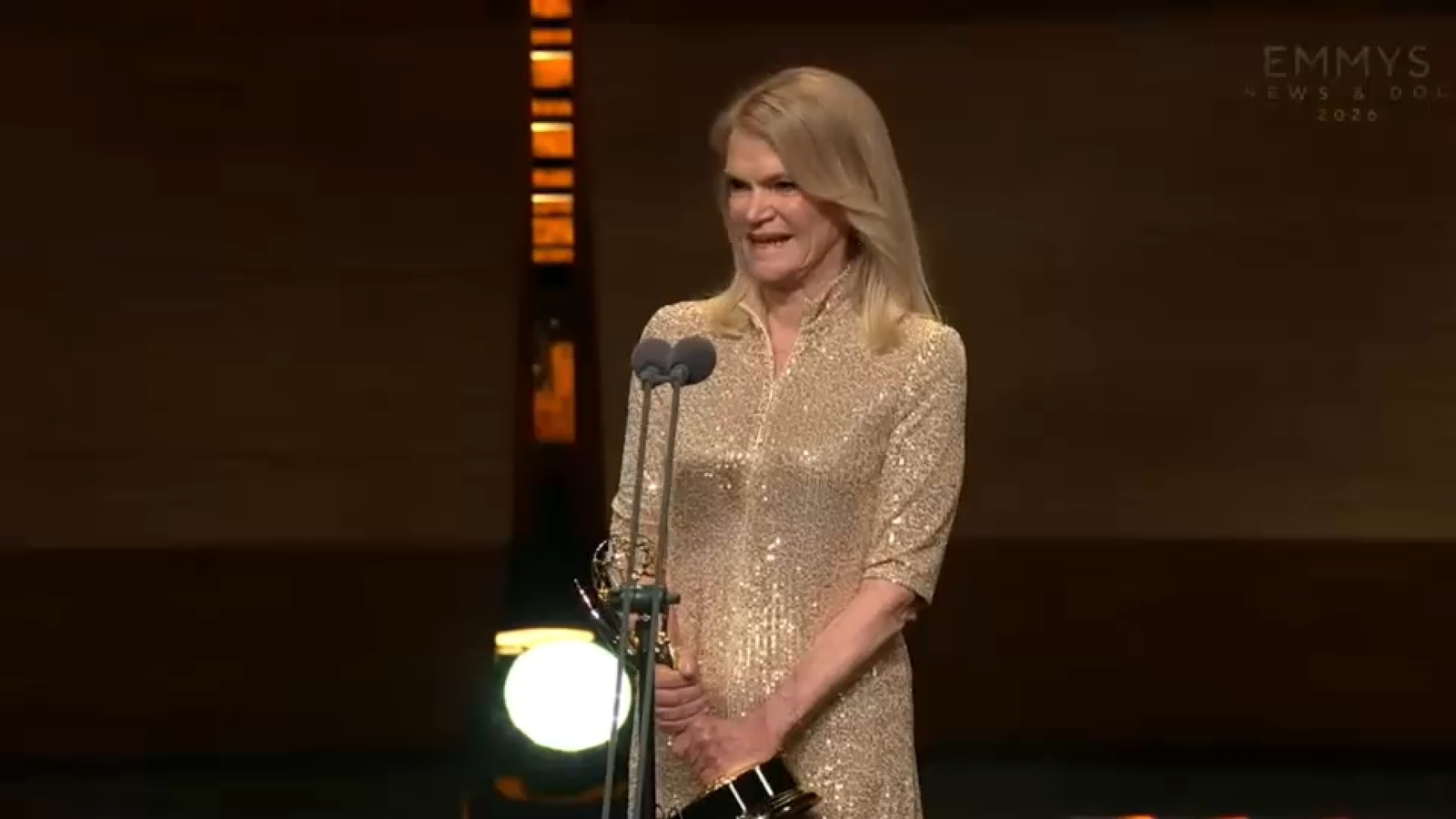 ABC News' Martha Raddatz presented with lifetime achievement award at ...