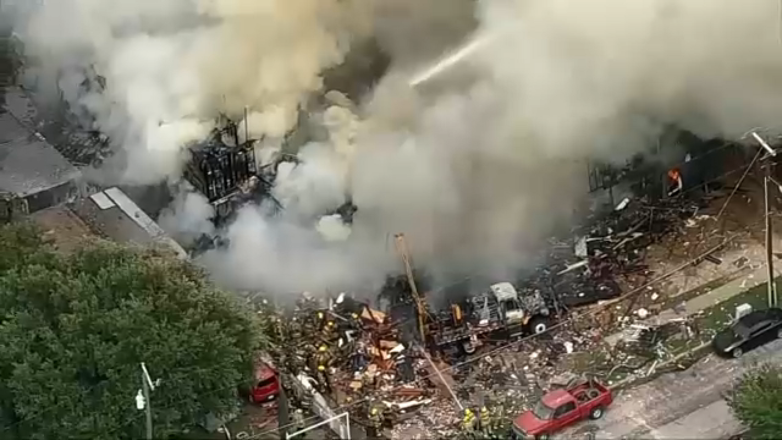 1 injured after reported explosion, massive fire at Dallas apartment ...