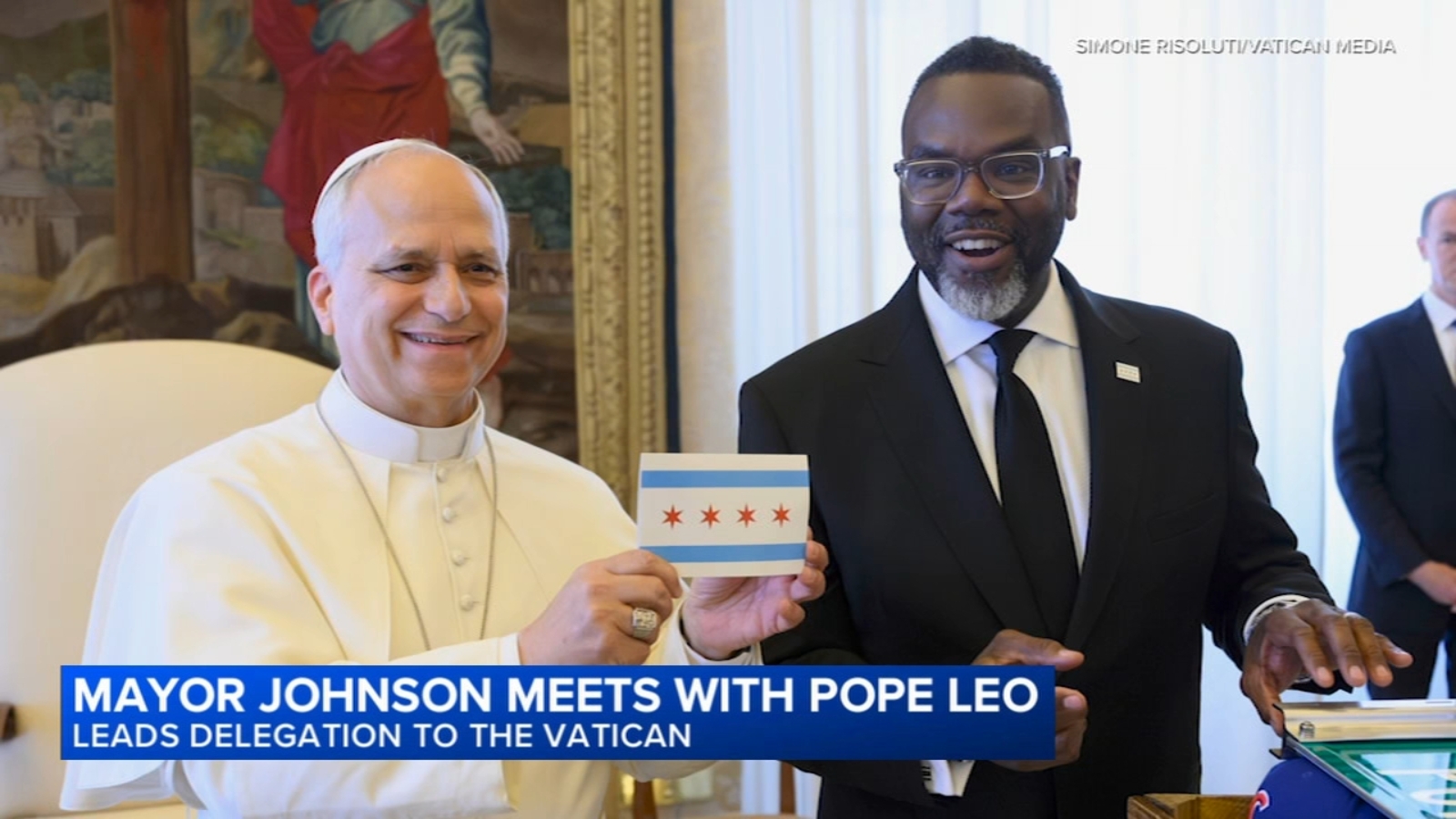 Chicago Mayor Brandon Johnson meets with Pope Leo XIV, invites him to ...