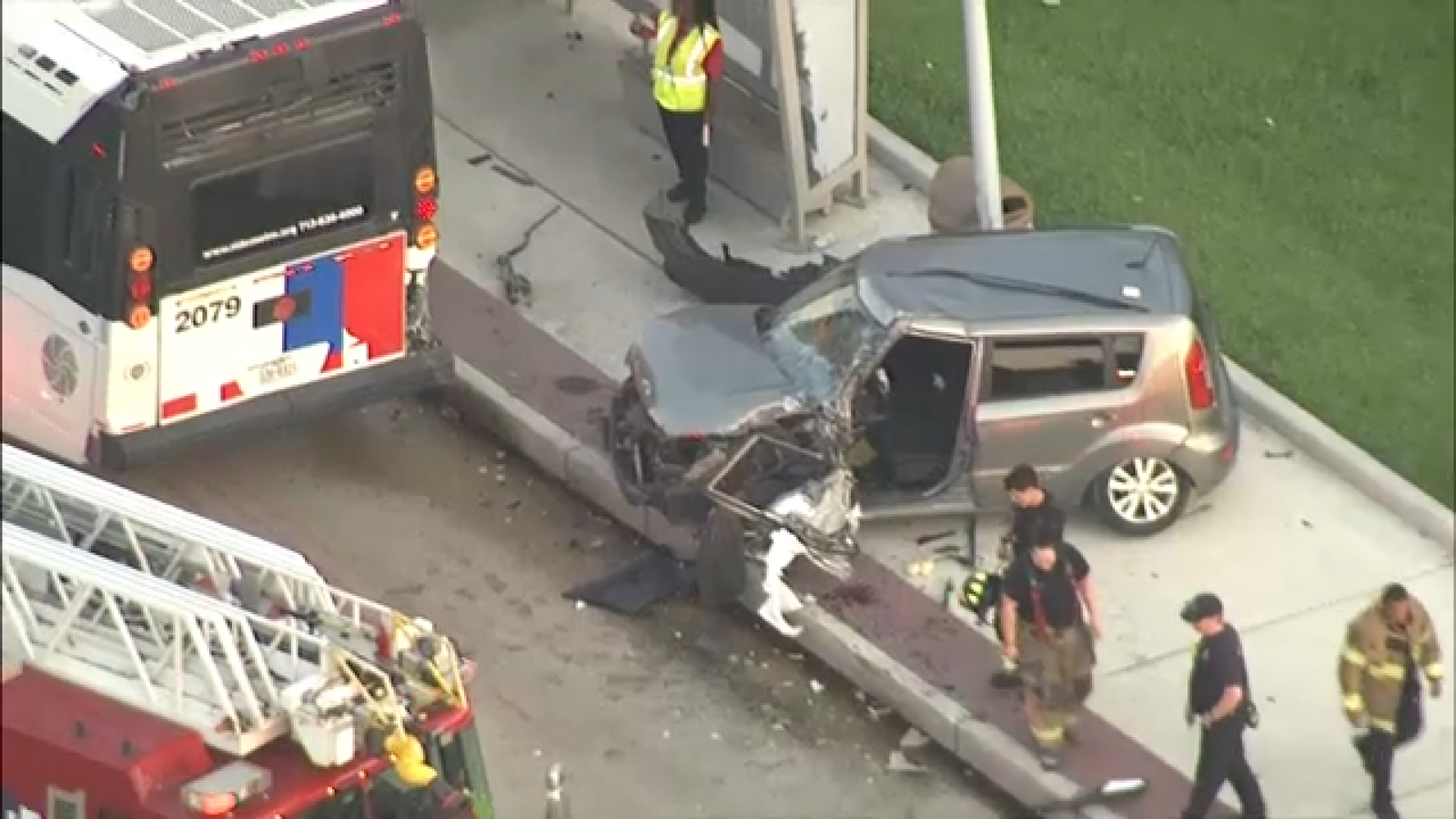 Driver hospitalized after major crash involving METRO bus on Aldine ...