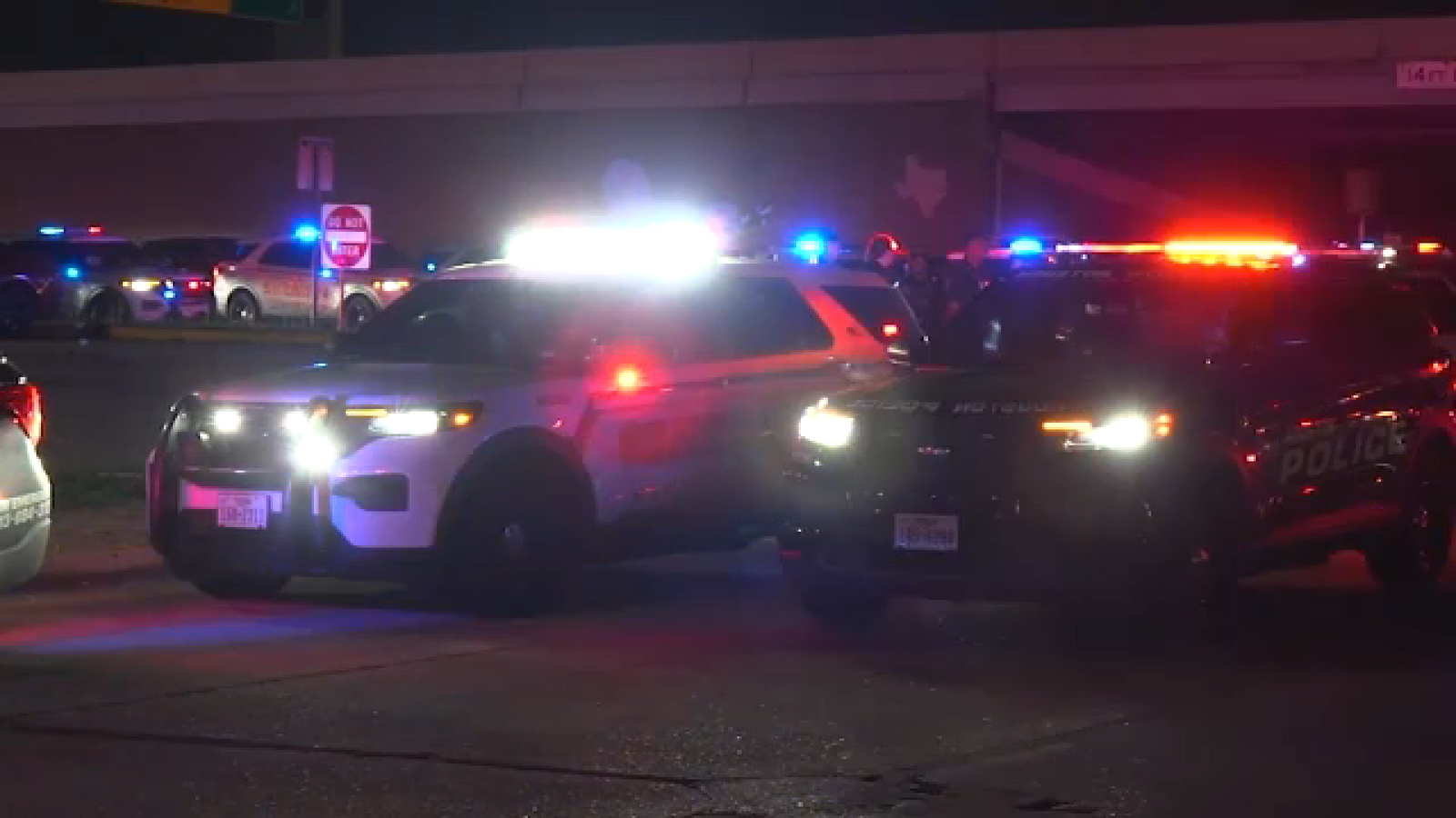 Shot fired, officer assaulted as police respond to crowd of over 500 ...
