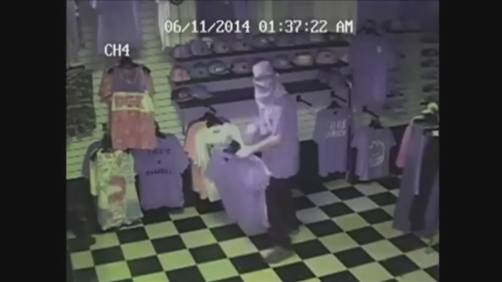 Police Release Surveillance Video Of Wanted Burglary Suspects Abc13