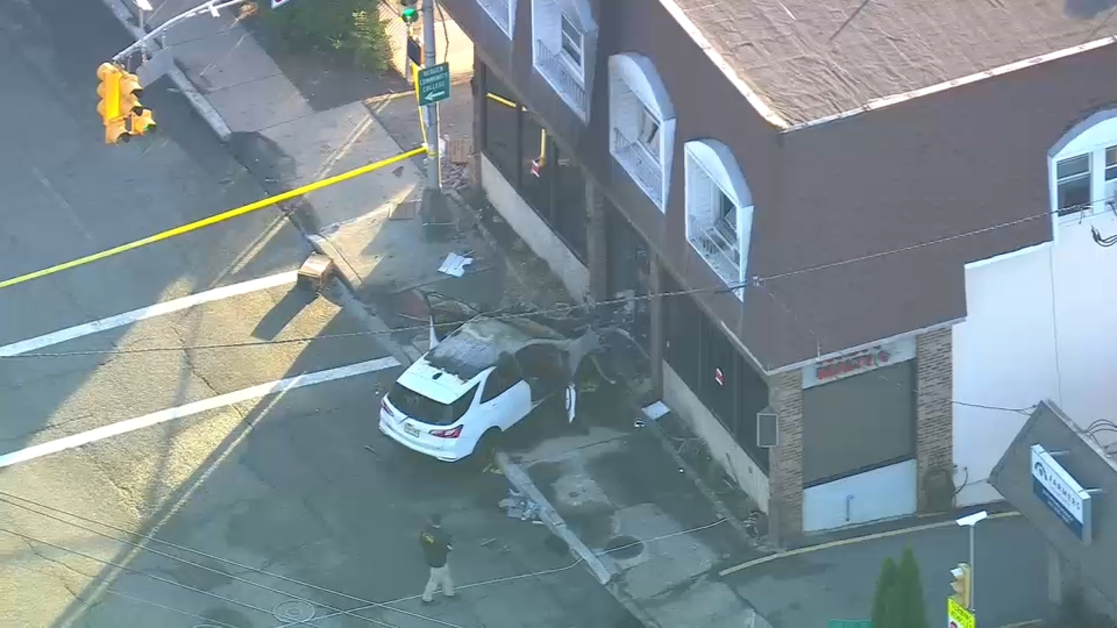Car crashes into building, injuring 2 in River Edge, New Jersey - ABC7 ...