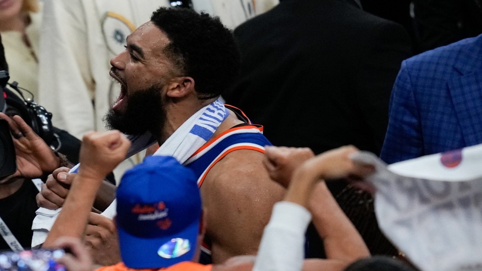 Knicks making run in third quarter - ABC7 New York