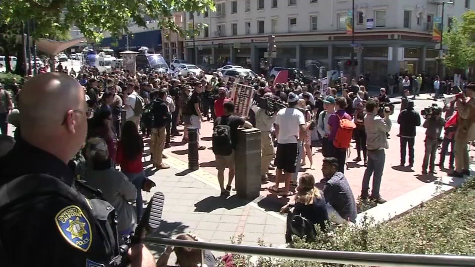 Berkeley protests over Ann Coulter, free speech remain peaceful - ABC7 ...