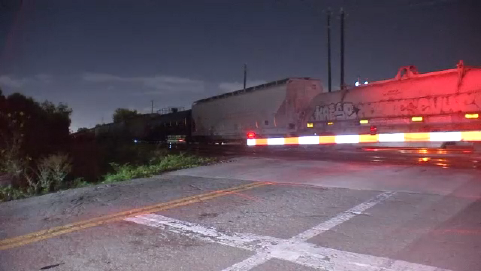 Missouri City officials say no injuries reported after train and 18 ...