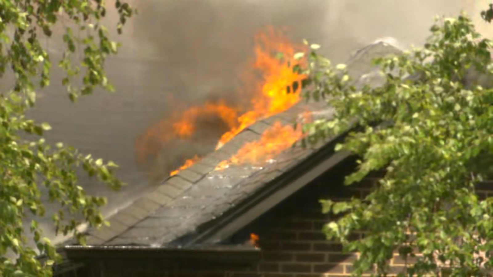 Durham first responders work large fire at apartment complex in Durham ...