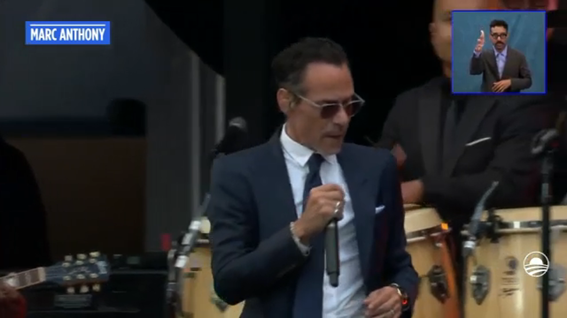 Marc Anthony performs 'Vivir Mi Vida' - ABC7 Chicago