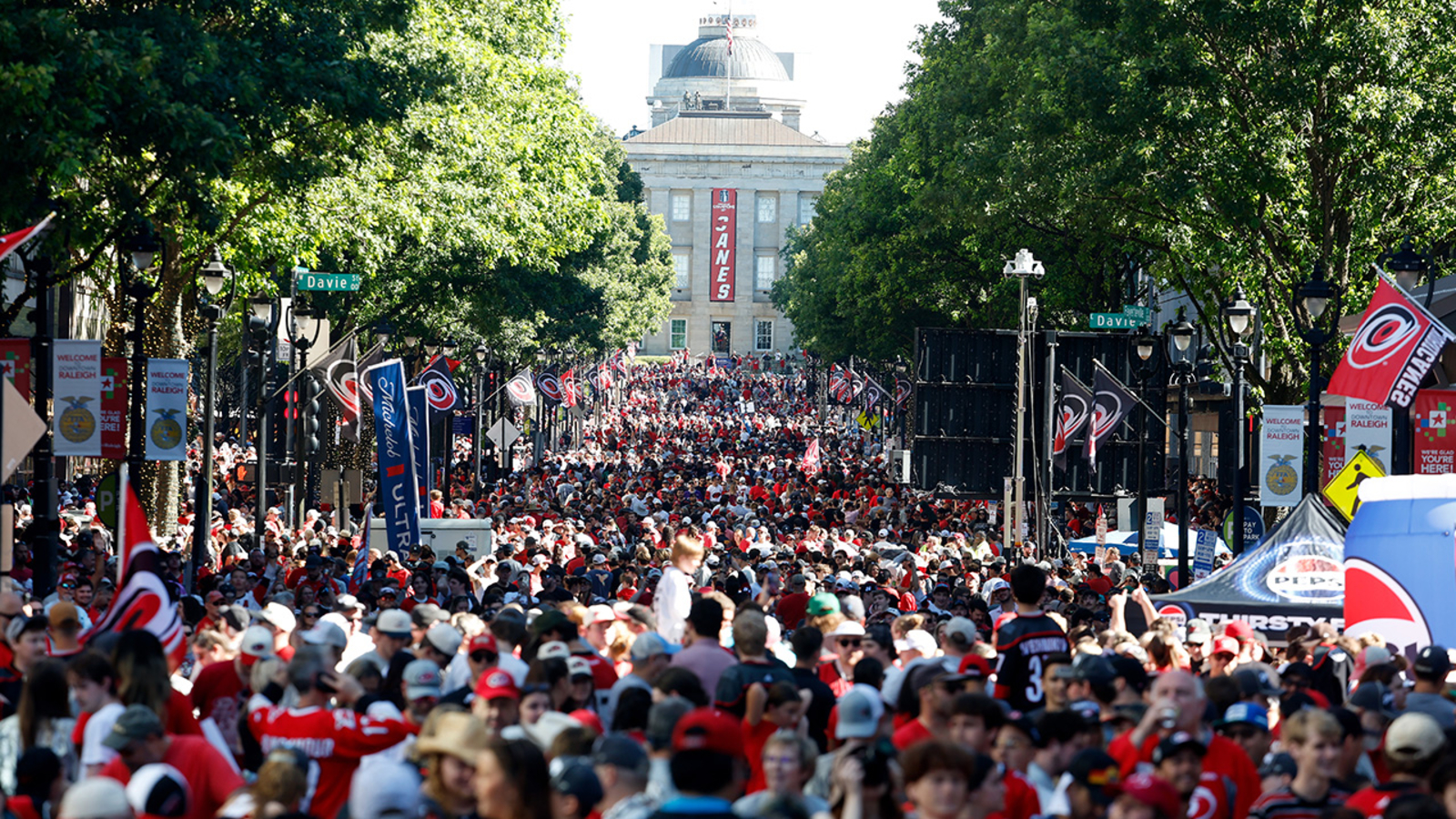 Largest in history: 150,000 turnout for Canes' parade and rally - ABC11 ...