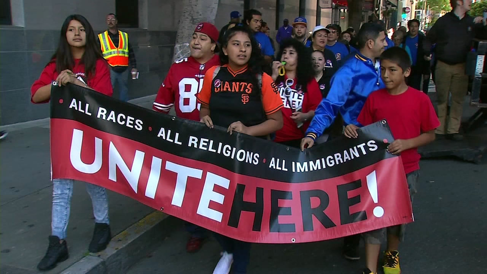 Crowd gathers for May Day rally, march in San Francisco - ABC7 San ...