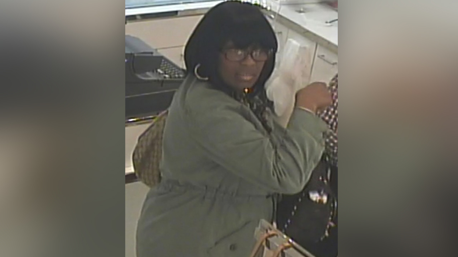Woman robbed of wallet while attending church in Manhattan - ABC7 New York