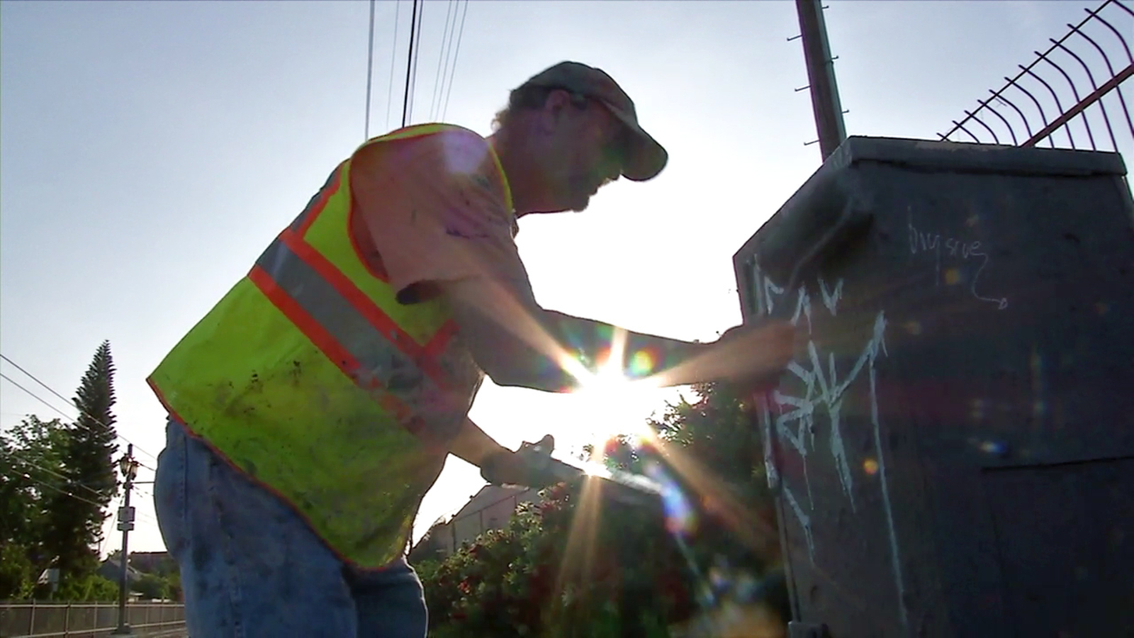 'The Buff': A day in the life of a LA graffiti remover - ABC7 Los Angeles