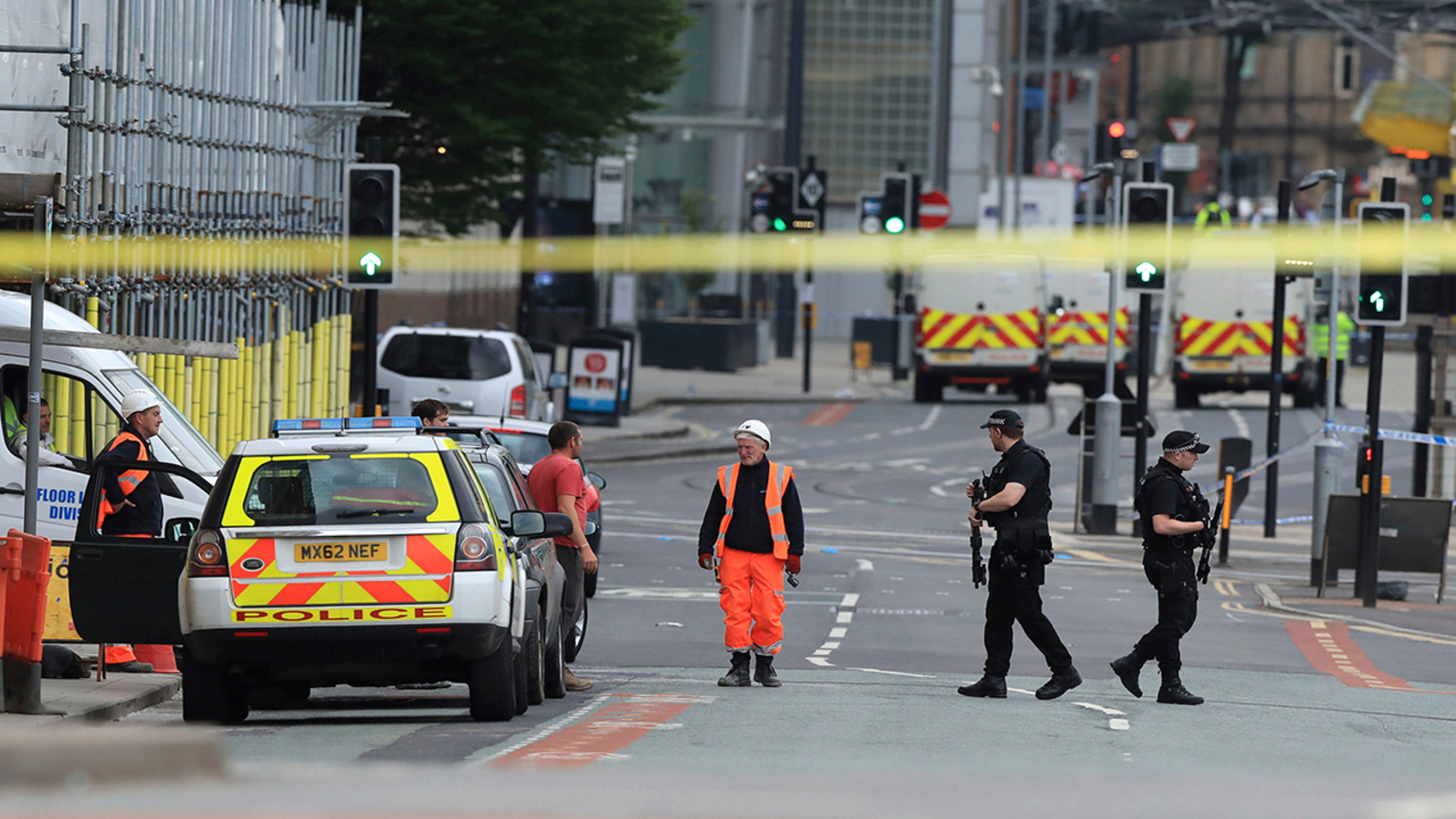 Manchester police identify concert bomber as Salman Abedi, hunt for ...