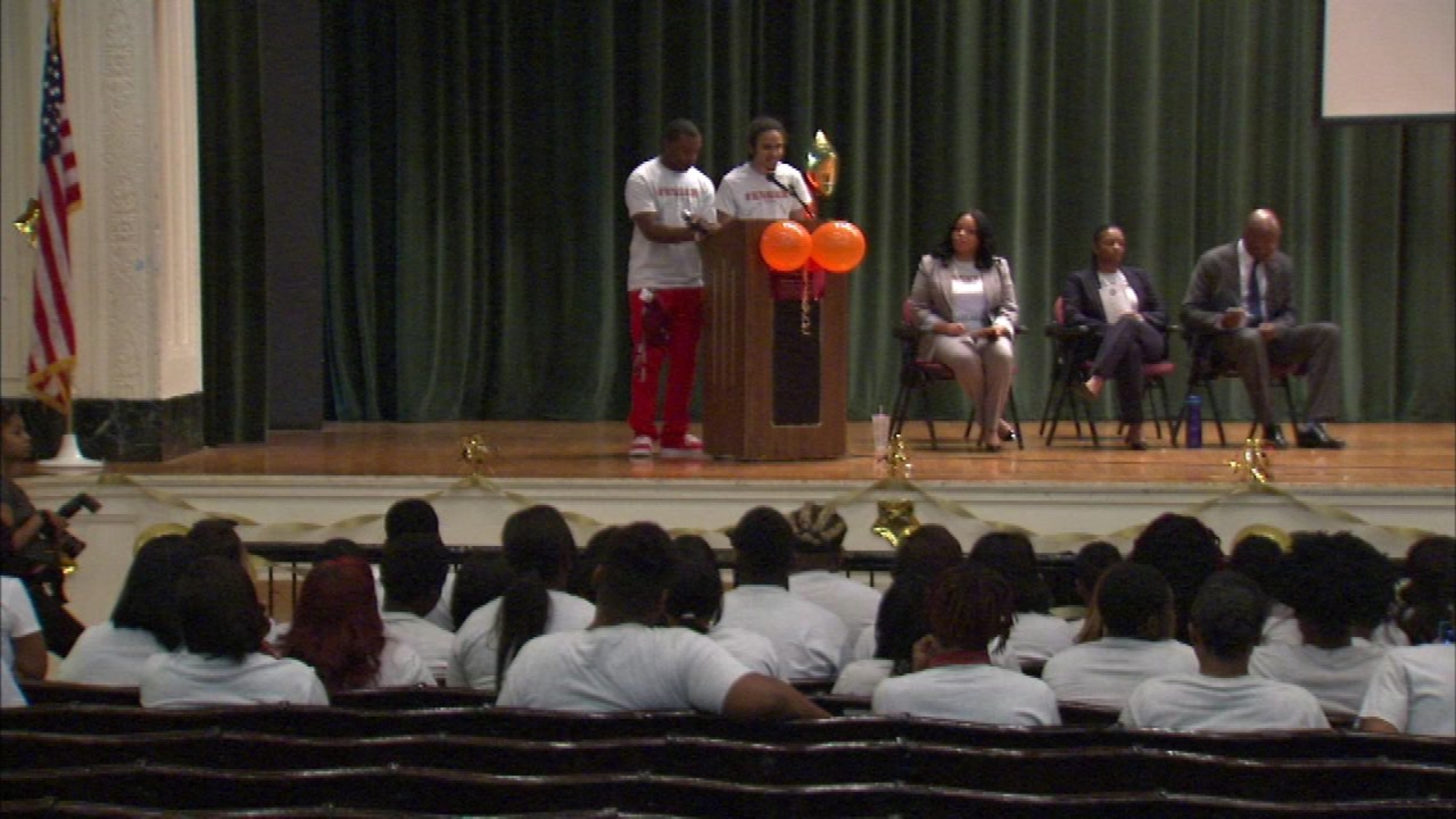 Entire senior class at Fenger HS accepted into college - ABC7 Chicago