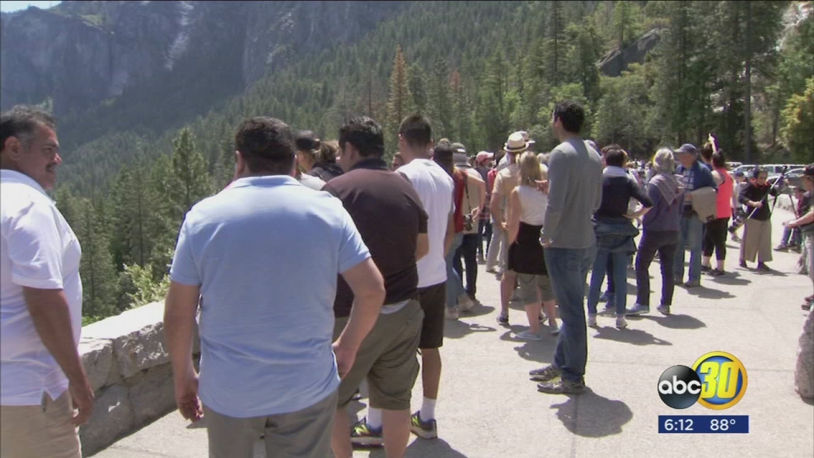 Yosemite National Park maxes out on tourism, traffic - ABC7 San Francisco