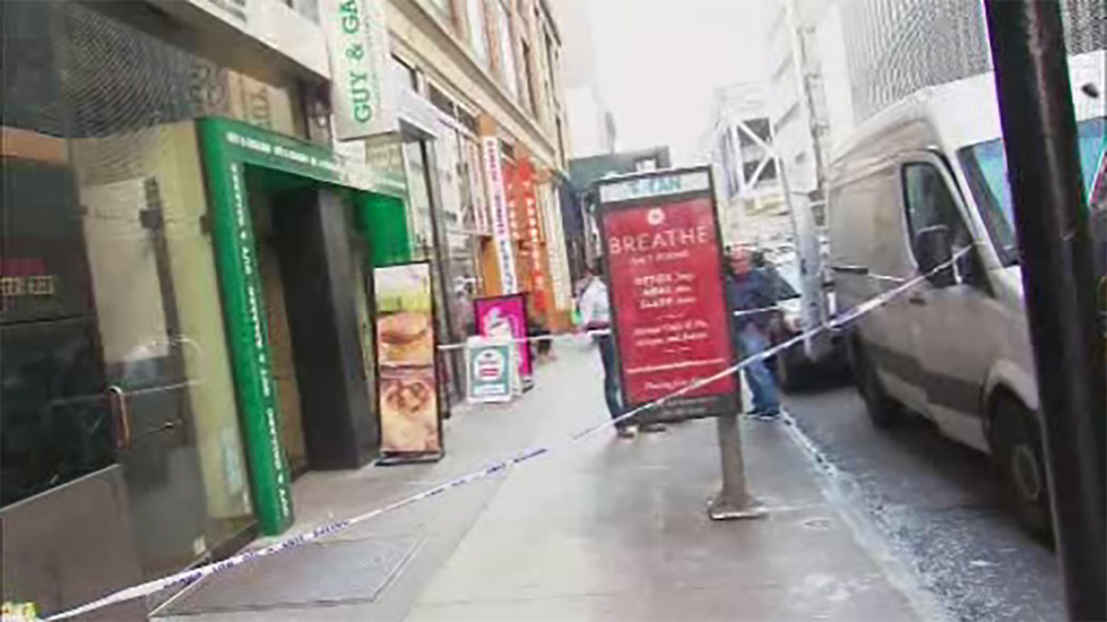 3 injured by falling pane of glass in Midtown Manhattan - ABC7 New York