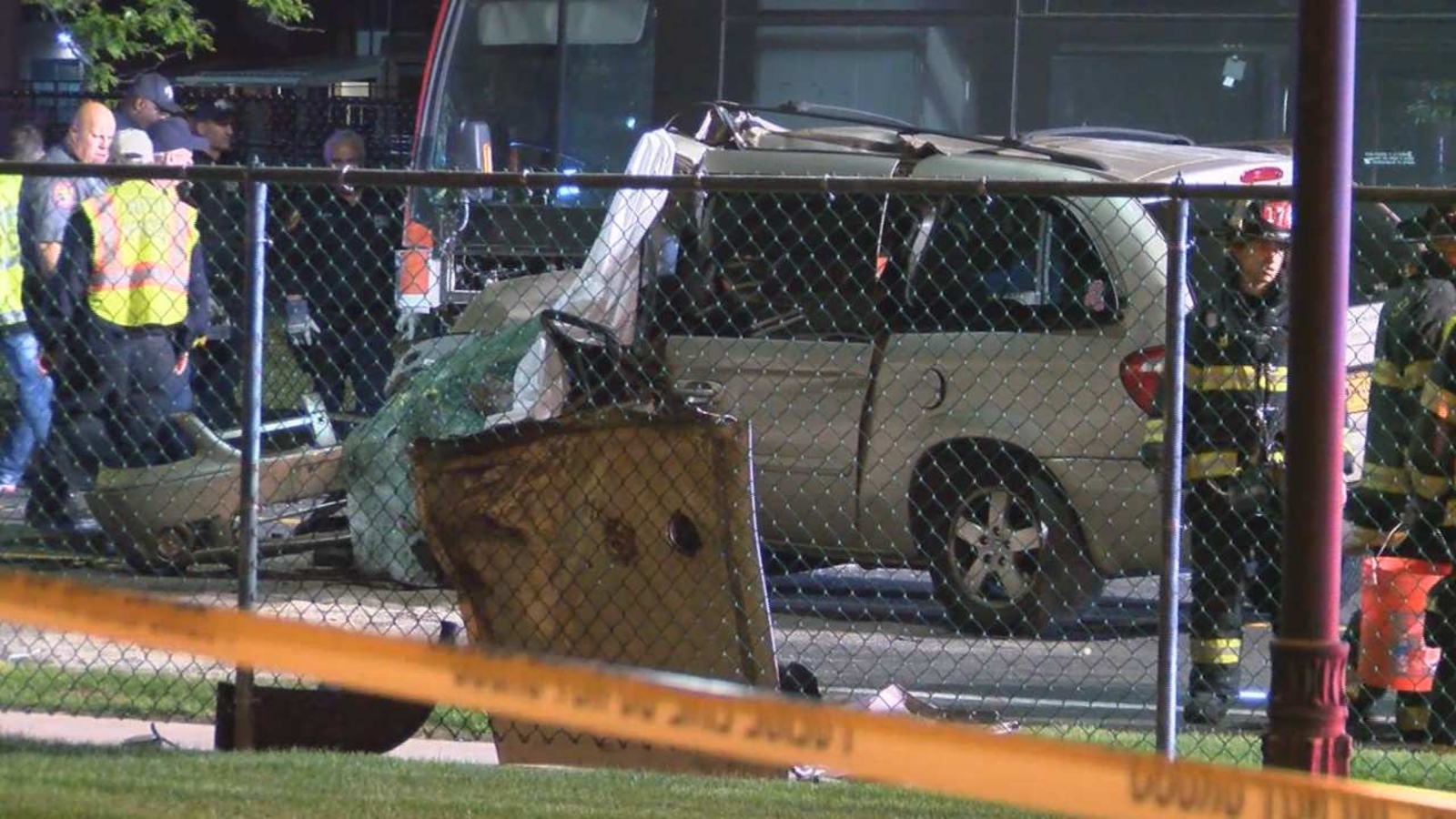 NICE bus and minivan crash in Farmingdale, Long Island - ABC7 New York