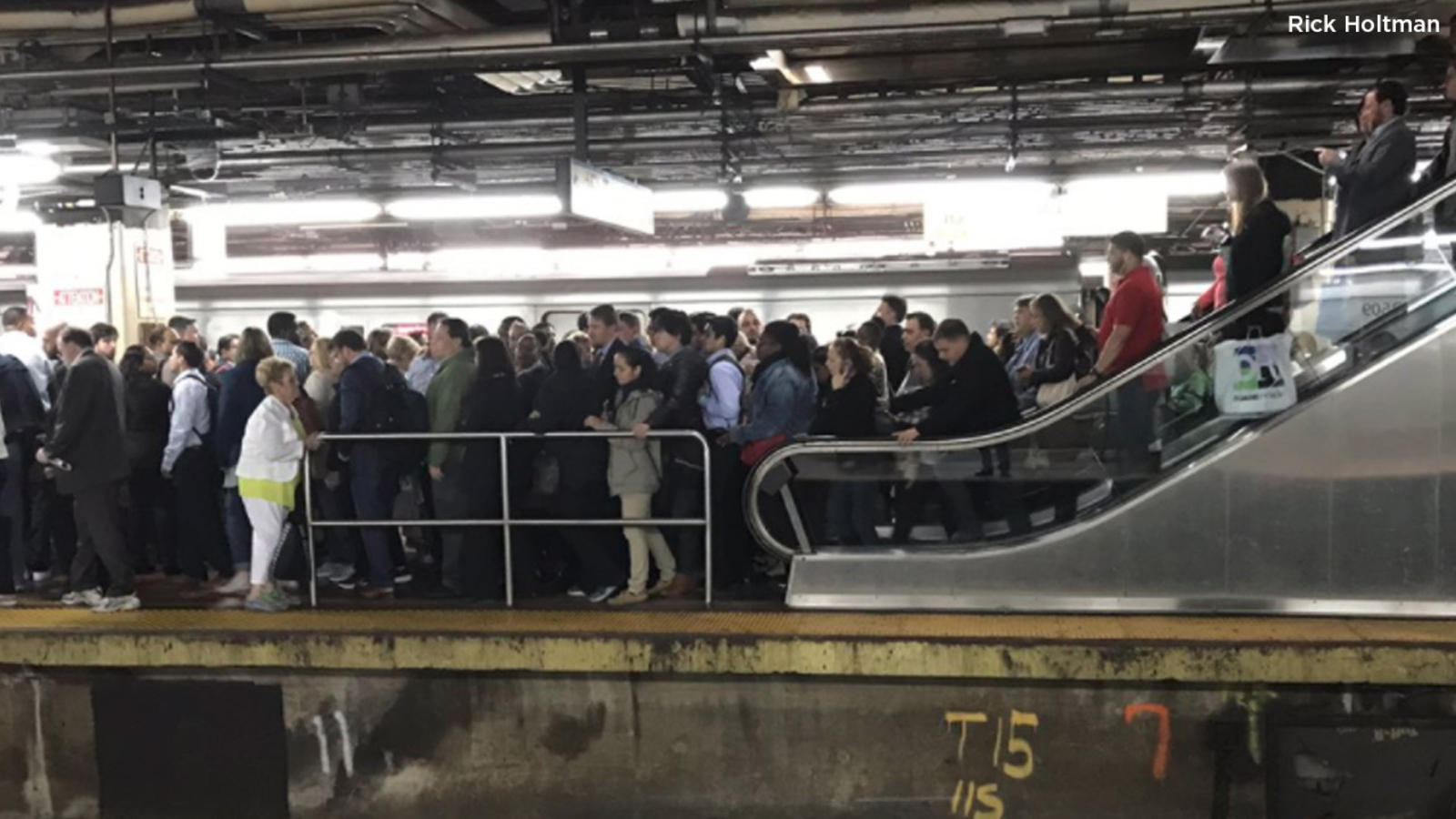 Residual delays at Penn Station due to Amtrak switch problem - ABC7 New ...