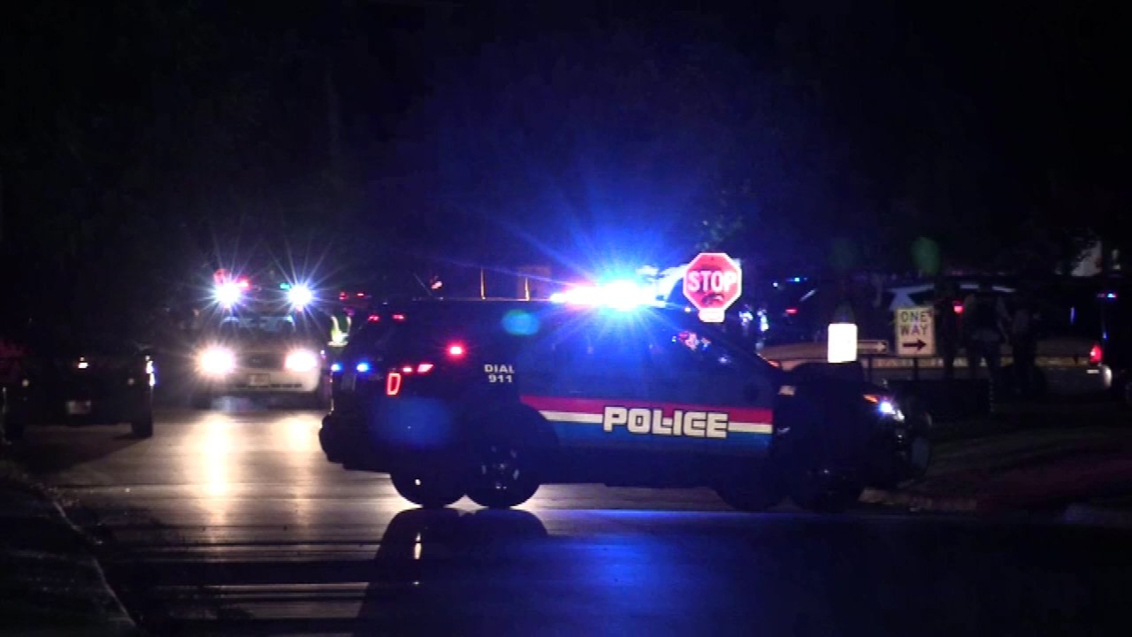 FBI conducts 'active criminal investigation' in Bridgeview - ABC7 Chicago