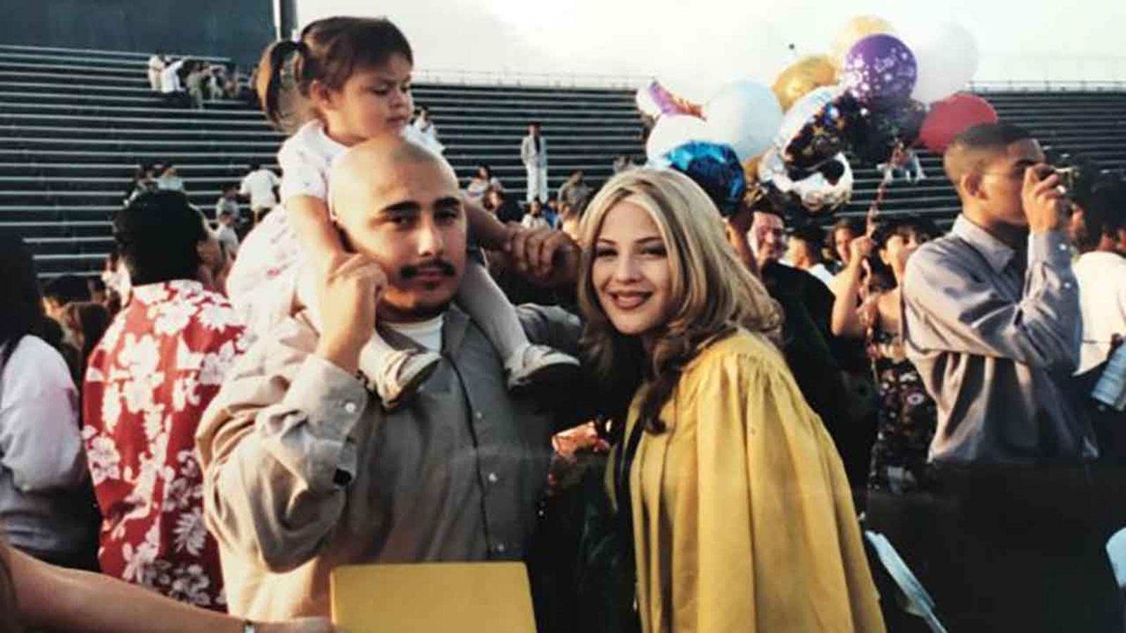 Family recreates teen mom's graduation photo 17 years later - ABC7 San ...
