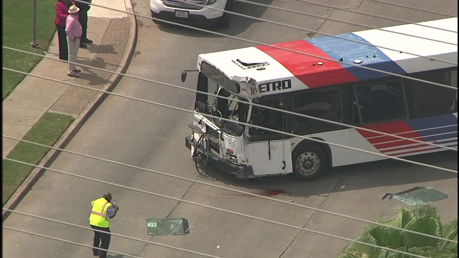 METRO: 2injured after trainee crashed bus into pole in north Houston ...