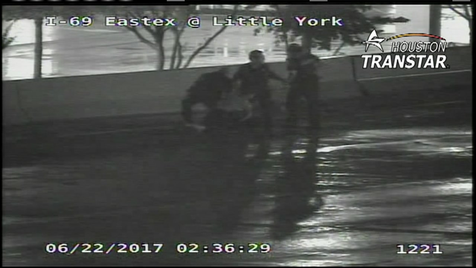 Man jumps over concrete barriers during foot chase with police in NE ...