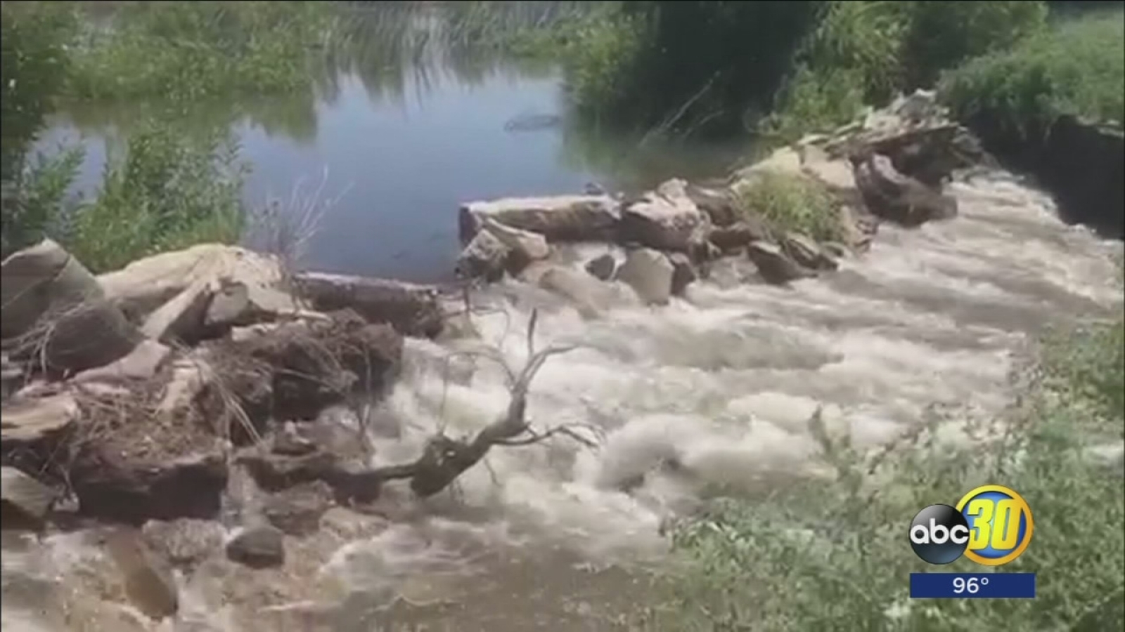 Farmers and officials on edge after Levee breach in Kings County ...