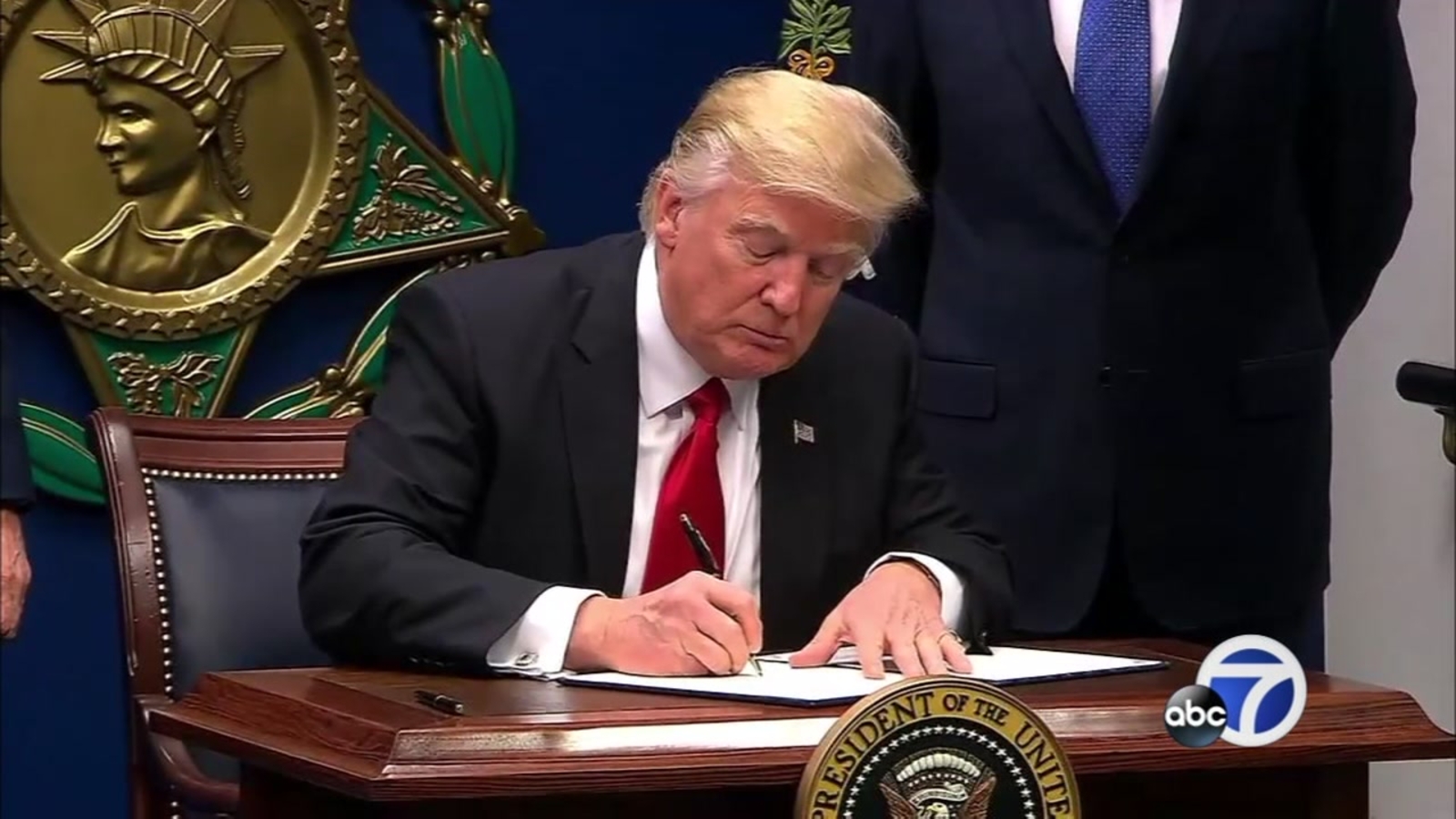 Supreme Court reinstates part of President Donald Trump's travel ban ...