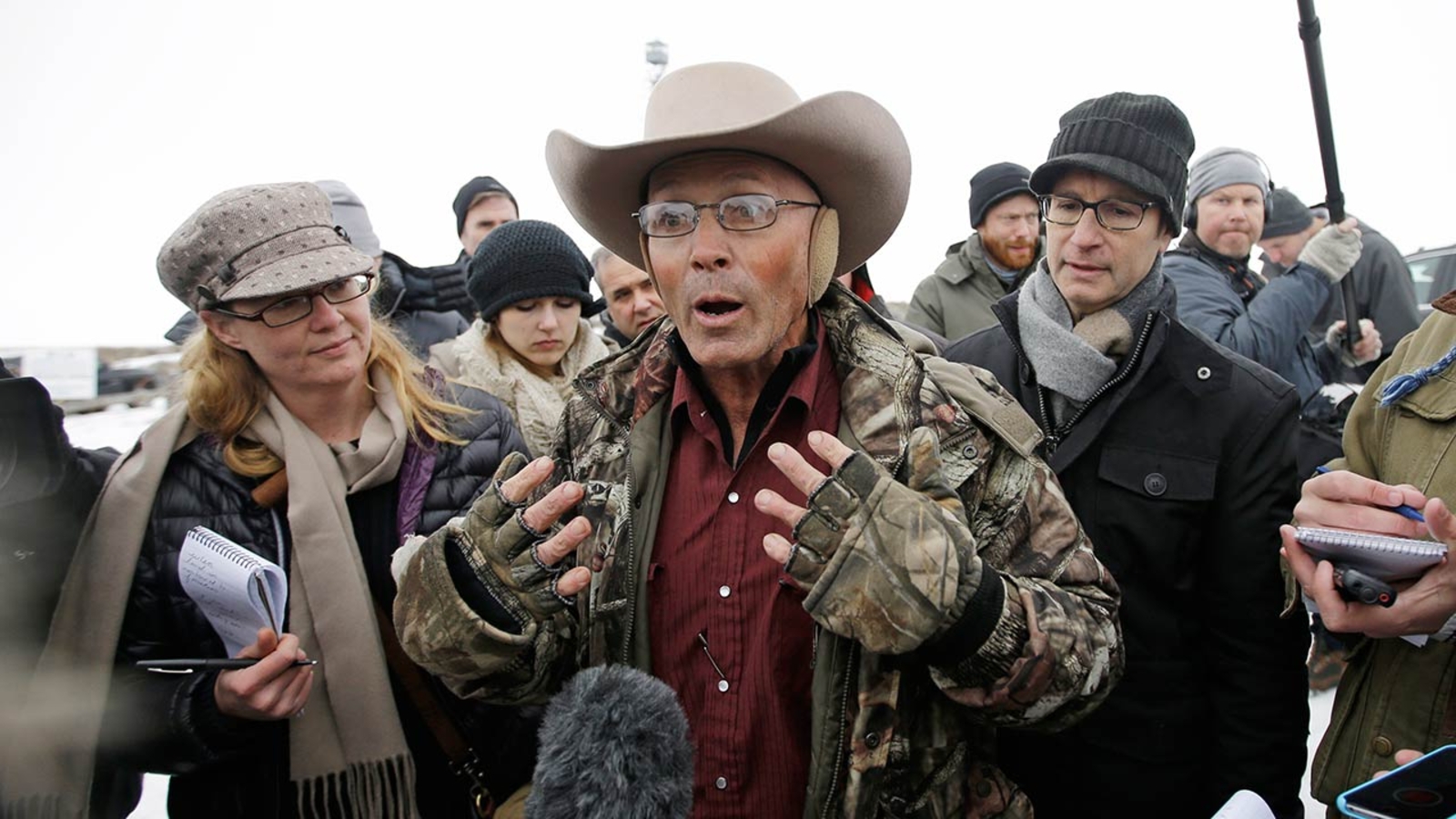 FBI agent indicted in "LaVoy" Finicum shooting during ranching standoff ...