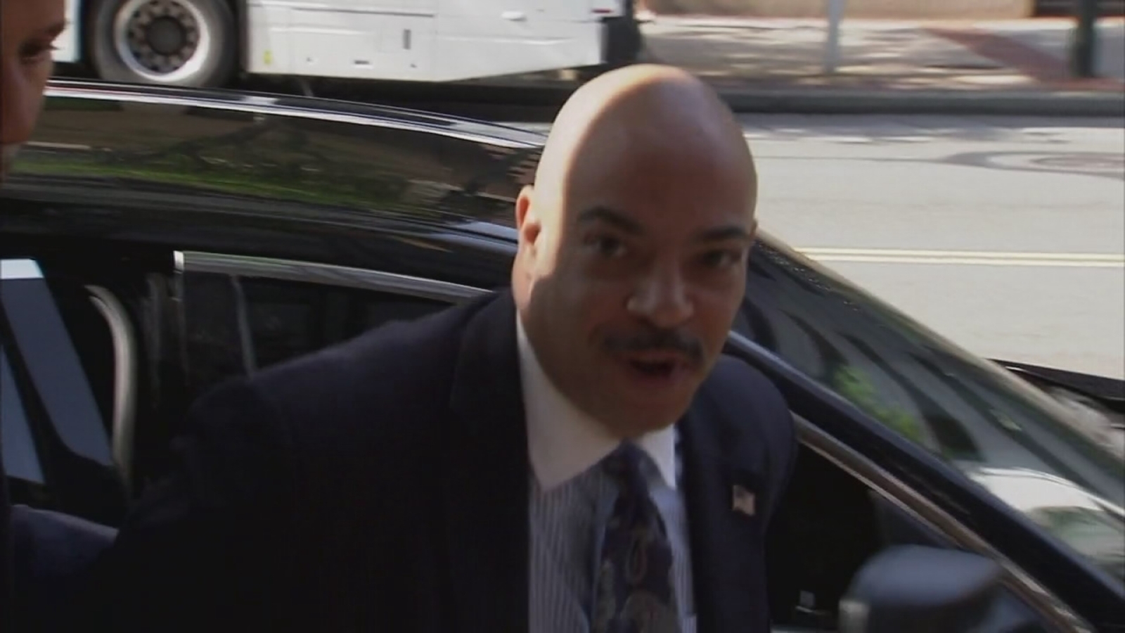 Seth Williams pleads guilty to accepting bribe, resigns as Philadelphia ...