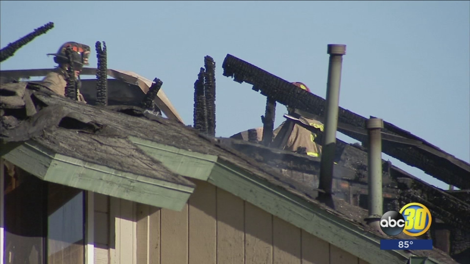 More than 30 people displaced after apartment fire in East Central Fresno - ABC30 Fresno