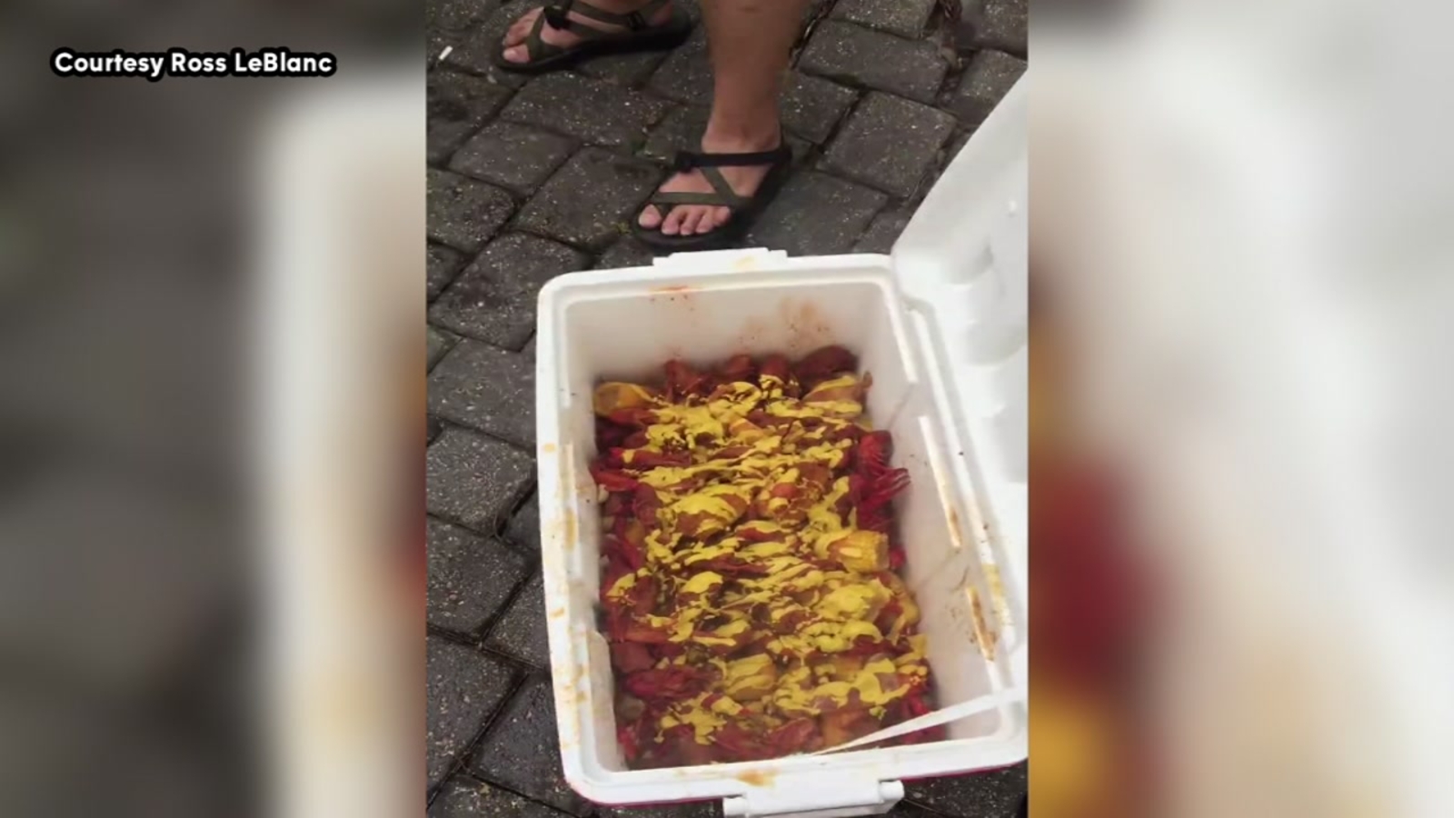 Watch out now! MS man puts mustard on crawfish - ABC13 Houston