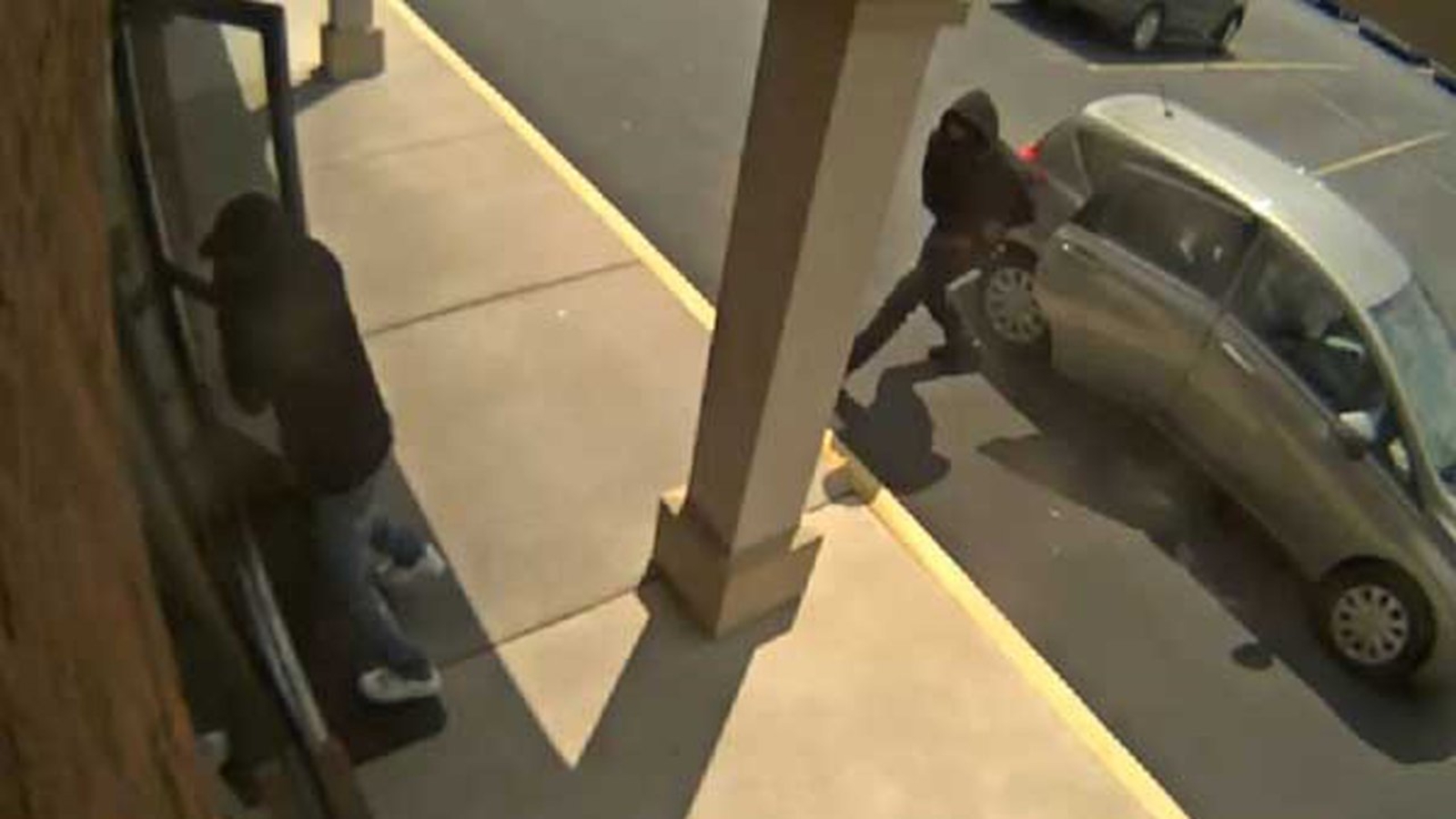 PHOTOS: Merrillville Verizon Wireless store robbed at gunpoint - ABC7 ...