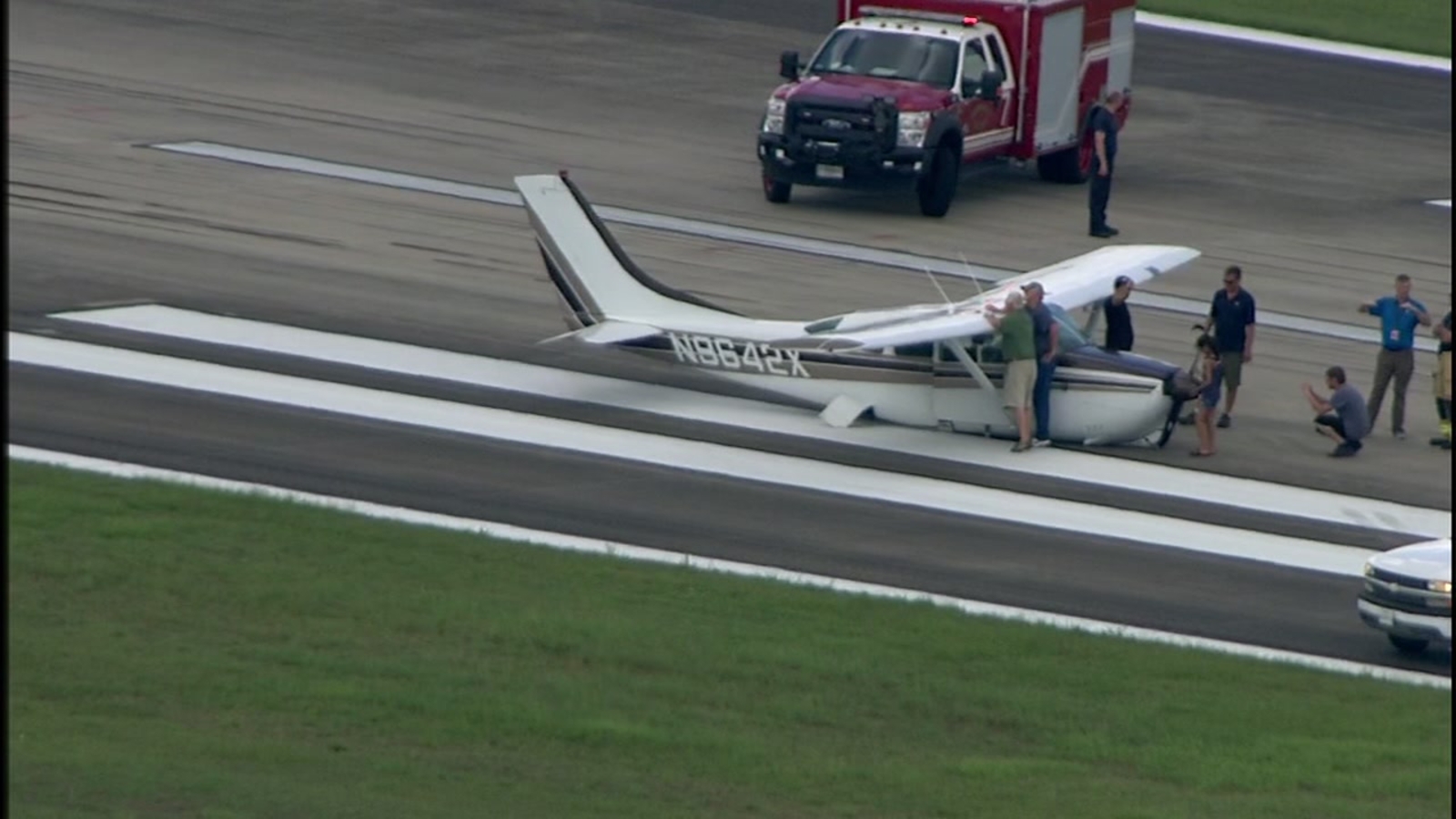 Small plane makes belly landing at Ellington Field - ABC13 Houston