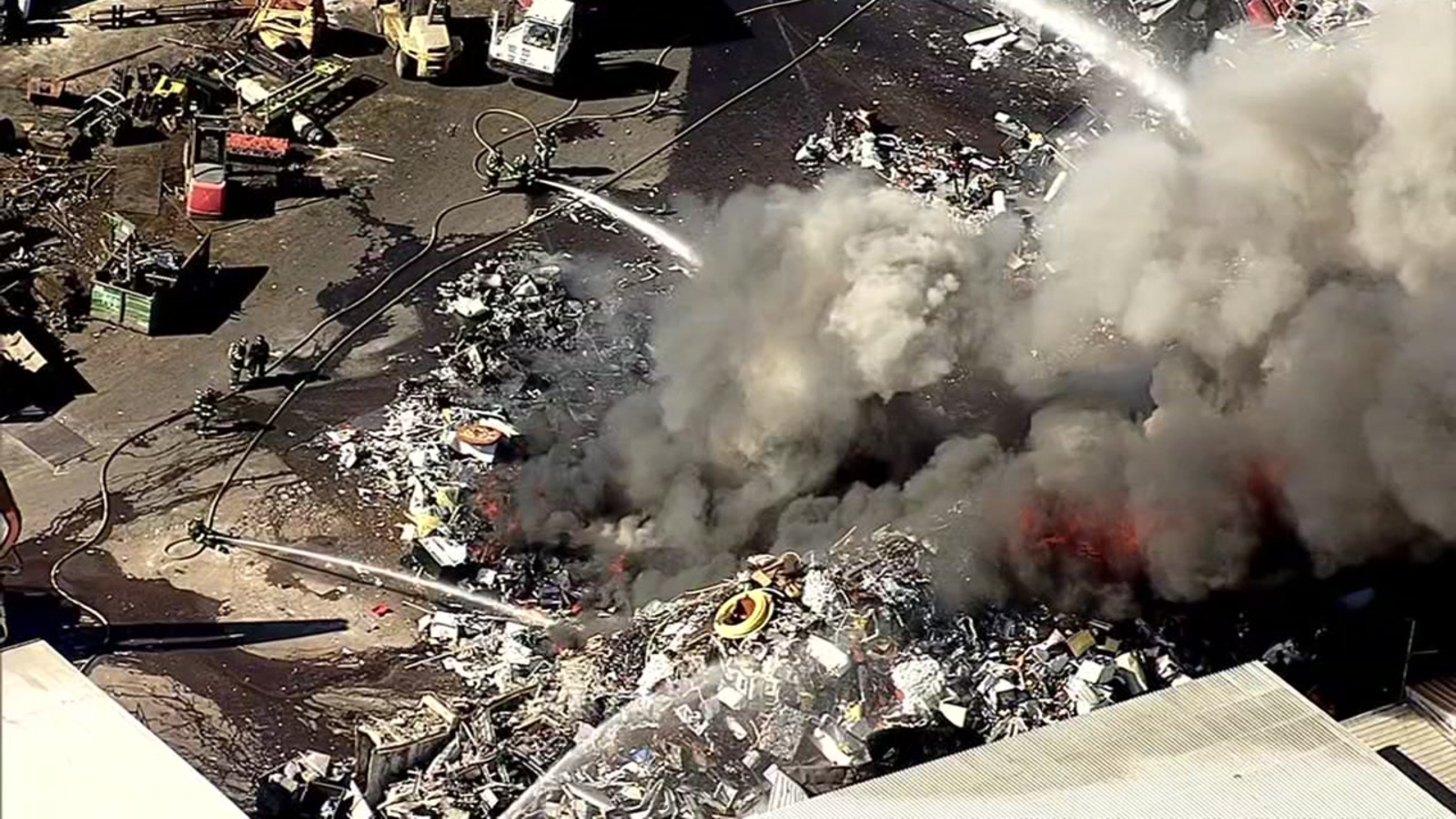 Junkyard catches fire near Oakland International Airport, sends smoke ...