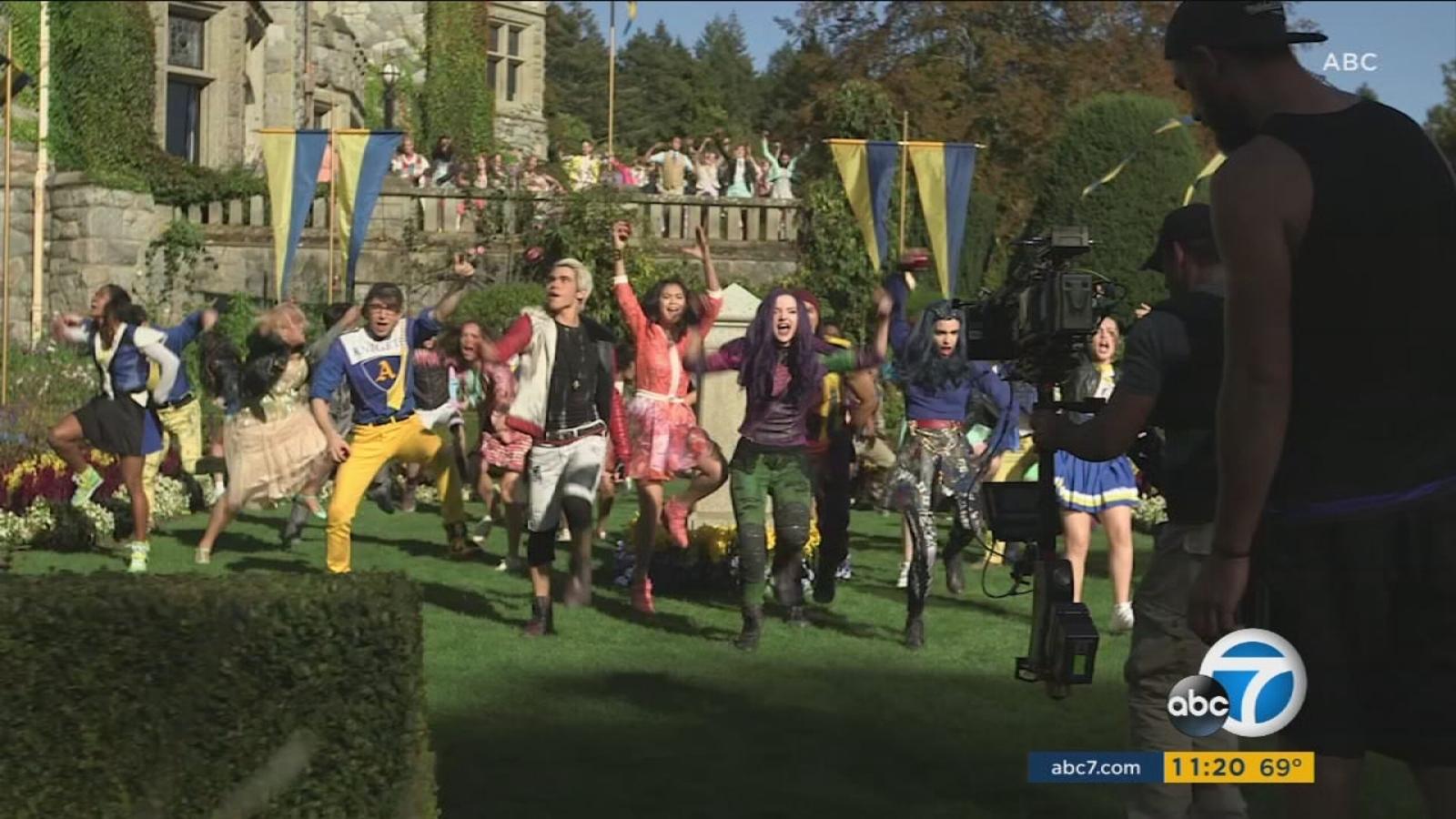 'Descendants 2' cast promises more fun, magic and music - ABC7 Los Angeles