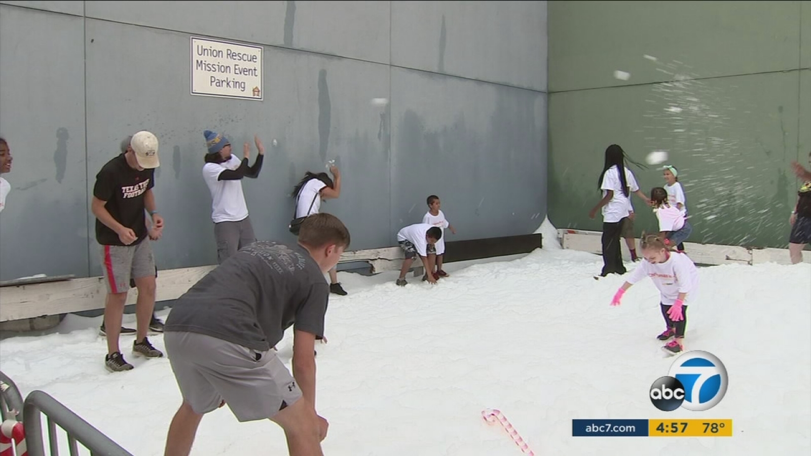 Nearly 300 families get Christmas in July on Skid Row - ABC7 Chicago