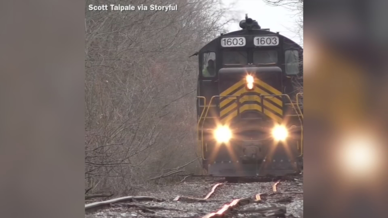 VIDEO: Train tackles bendy tracks - 6abc Philadelphia