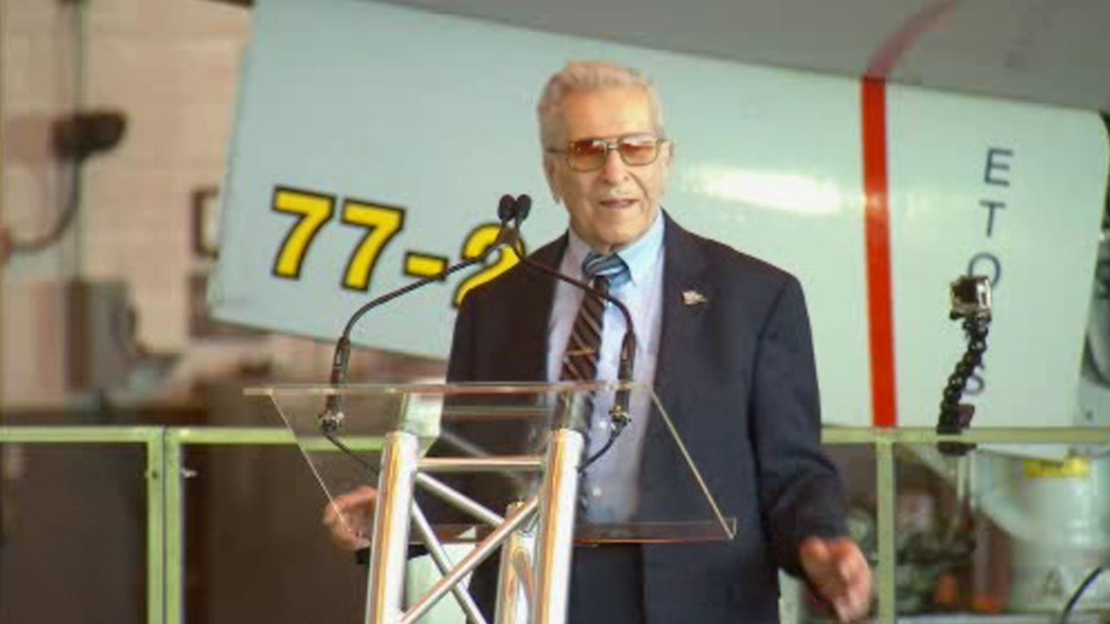 American Airlines mechanic marks record-breaking 75 years with company ...